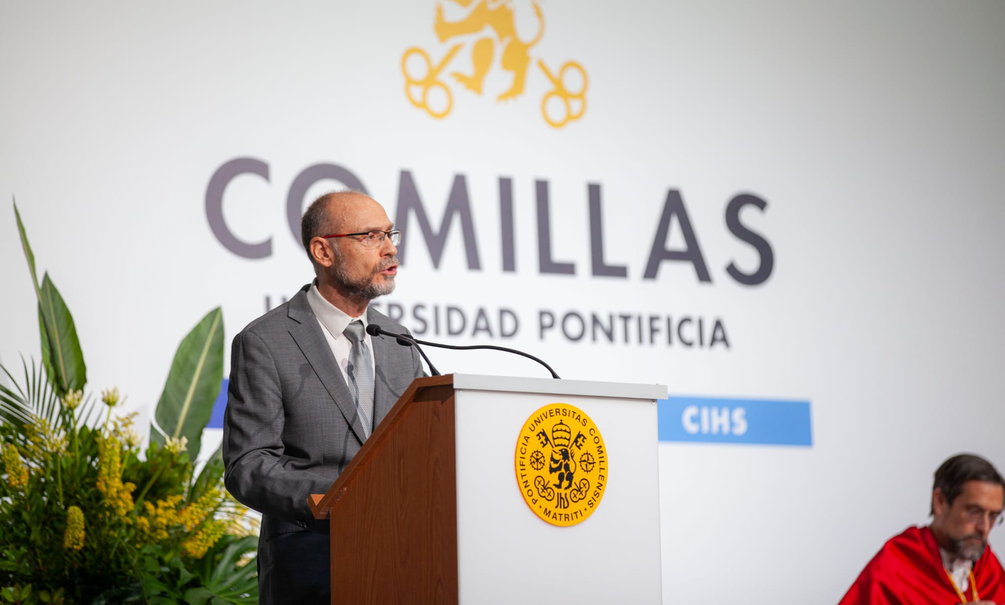 La humanización protagoniza el acto de graduación de la Universidad ...